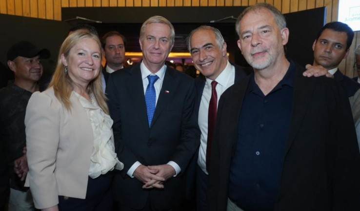 Hebe Casado mantuvo un encuentro con el presidente electo de Chile José ...